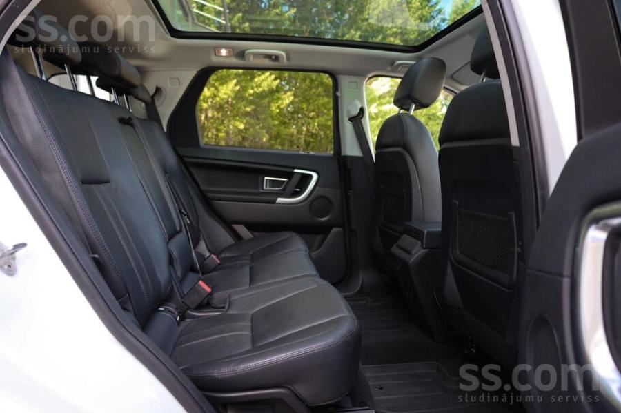 Balts Land Rover Discovery 2017 Rīga, ar dzinēja tilpumu 2.00 L un nobraukumu 0 tūkst. km par 10495 €, foto 20 vietnē AUTOMOTO.COM.LV