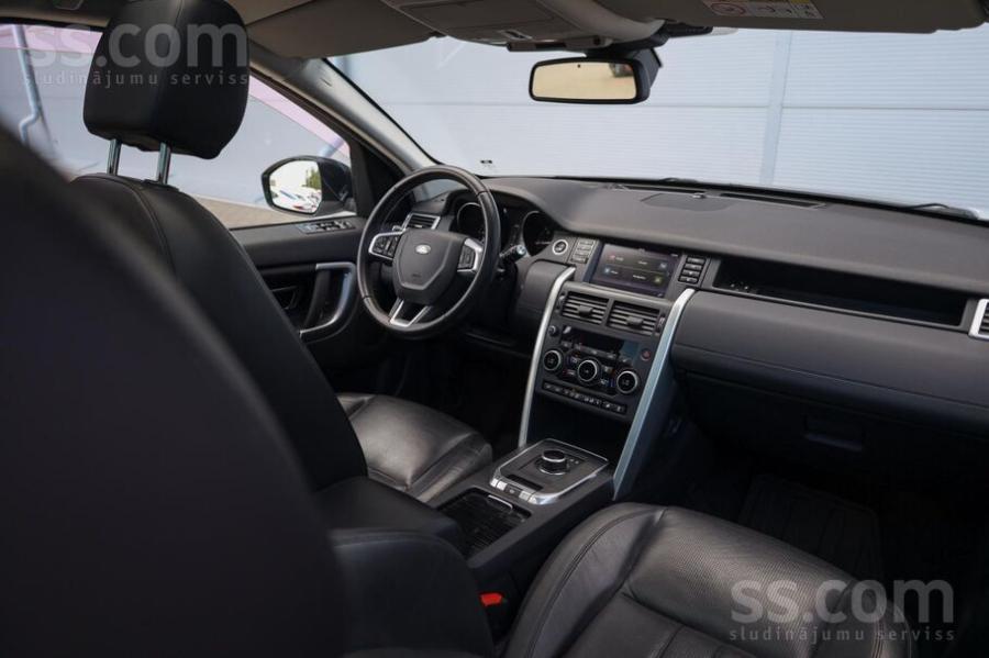 Balts Land Rover Discovery 2017 Rīga, ar dzinēja tilpumu 2.00 L un nobraukumu 0 tūkst. km par 10495 €, foto 22 vietnē AUTOMOTO.COM.LV