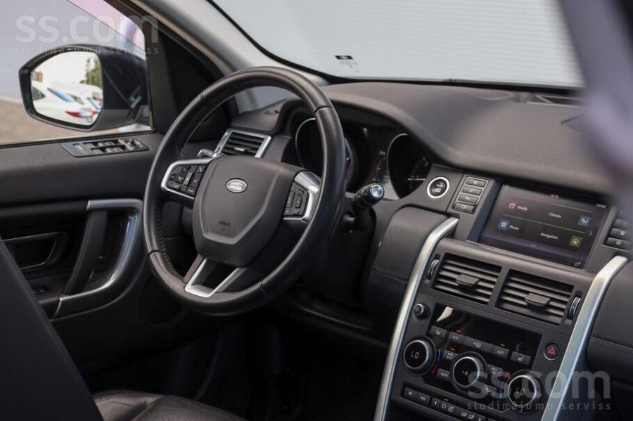 Balts Land Rover Discovery 2017 Rīga, ar dzinēja tilpumu 2.00 L un nobraukumu 0 tūkst. km par 10495 €, foto 23 vietnē AUTOMOTO.COM.LV