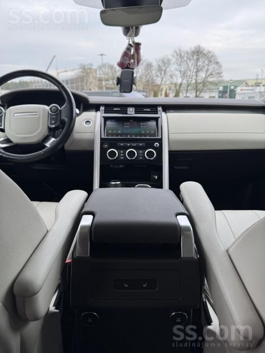 Balts Land Rover Discovery 2018 Rīga, ar dzinēja tilpumu 2.00 L un nobraukumu 127 tūkst. km par 27590 €, foto 16 vietnē AUTOMOTO.COM.LV