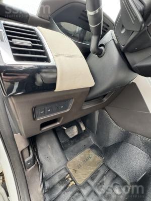 Balts Land Rover Discovery 2018 Rīga, ar dzinēja tilpumu 2.00 L un nobraukumu 127 tūkst. km par 27590 €, foto 20 vietnē AUTOMOTO.COM.LV