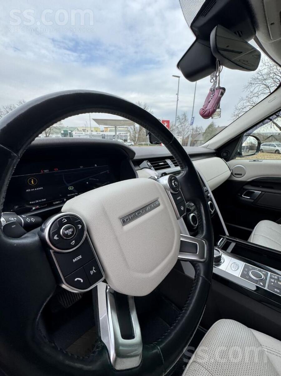 Balts Land Rover Discovery 2018 Rīga, ar dzinēja tilpumu 2.00 L un nobraukumu 127 tūkst. km par 27590 €, foto 21 vietnē AUTOMOTO.COM.LV