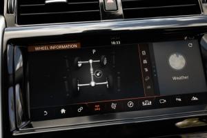Balts Land Rover Discovery 2018 Rīga, ar dzinēja tilpumu 2.00 L un nobraukumu 82 tūkst. km par 26500 €, foto 14 vietnē AUTOMOTO.COM.LV