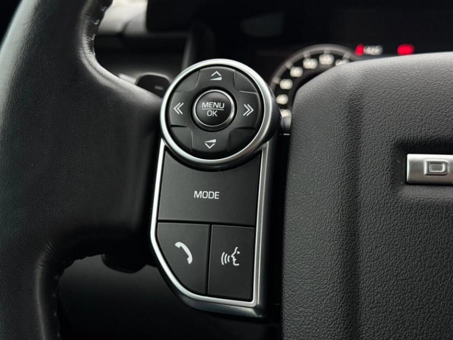 Balts Land Rover Discovery 2018 Rīga, ar dzinēja tilpumu 2.00 L un nobraukumu 82 tūkst. km par 26500 €, foto 19 vietnē AUTOMOTO.COM.LV