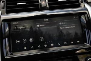 Balts Land Rover Discovery 2018 Rīga, ar dzinēja tilpumu 2.00 L un nobraukumu 82 tūkst. km par 26500 €, foto 23 vietnē AUTOMOTO.COM.LV