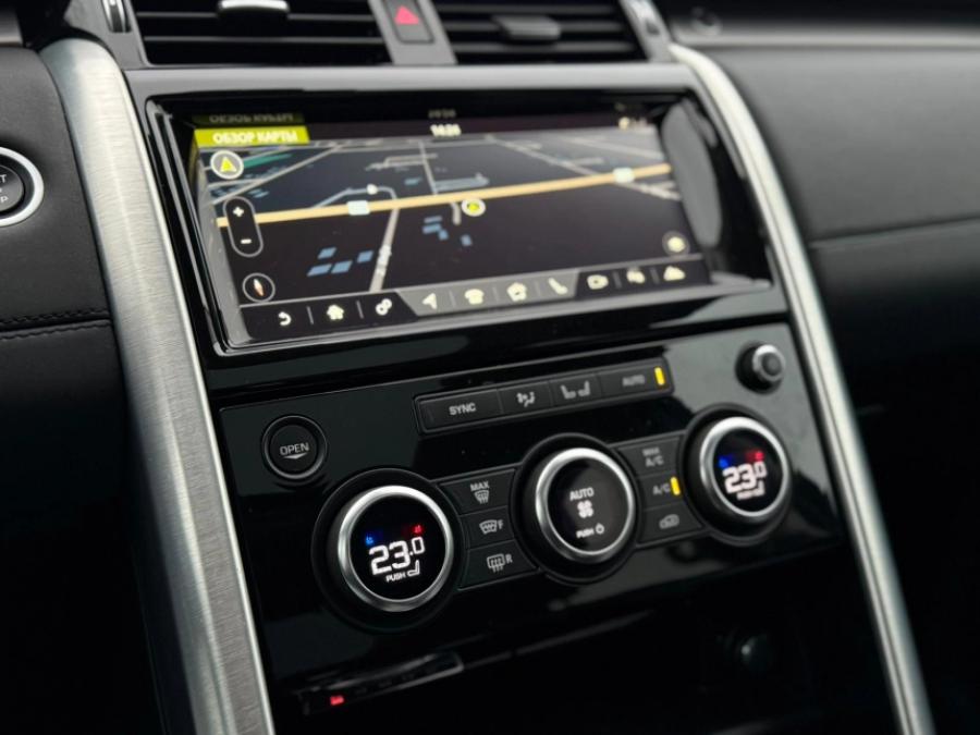 Balts Land Rover Discovery 2018 Rīga, ar dzinēja tilpumu 2.00 L un nobraukumu 82 tūkst. km par 26500 €, foto 35 vietnē AUTOMOTO.COM.LV