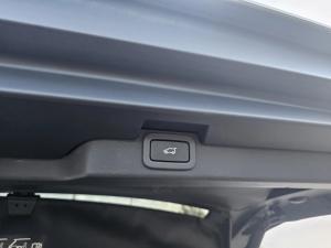 Balts Land Rover Discovery 2018 Rīga, ar dzinēja tilpumu 2.00 L un nobraukumu 82 tūkst. km par 26500 €, foto 37 vietnē AUTOMOTO.COM.LV
