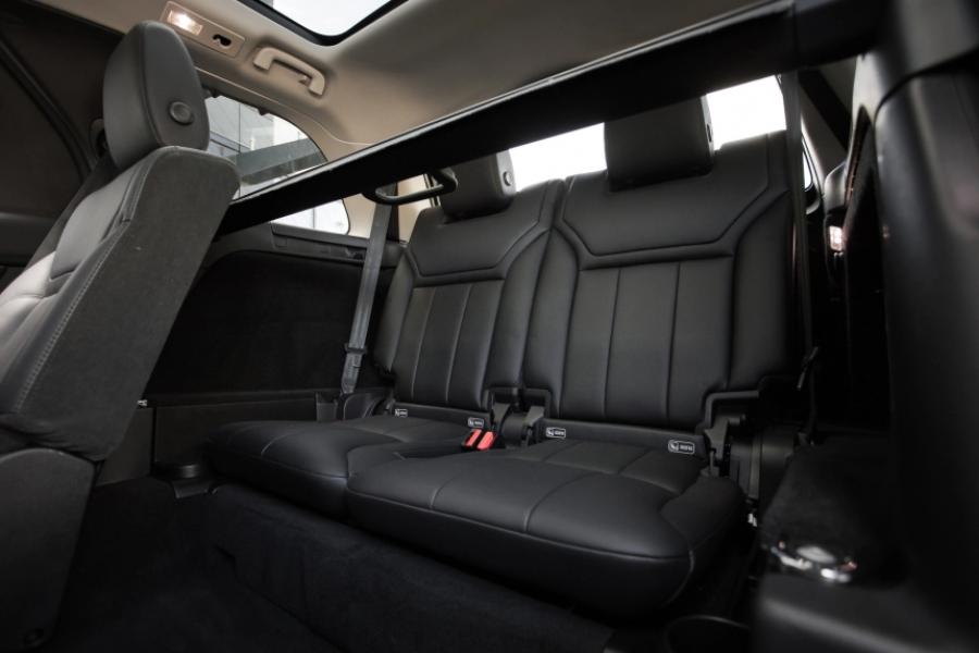 Balts Land Rover Discovery 2018 Rīga, ar dzinēja tilpumu 2.00 L un nobraukumu 82 tūkst. km par 26500 €, foto 47 vietnē AUTOMOTO.COM.LV