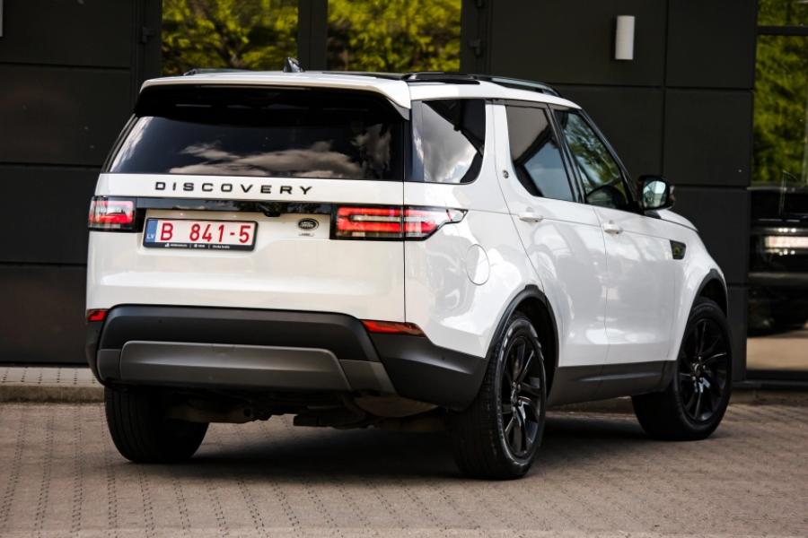 Balts Land Rover Discovery 2018 Rīga, ar dzinēja tilpumu 2.00 L un nobraukumu 82 tūkst. km par 26500 €, foto 60 vietnē AUTOMOTO.COM.LV