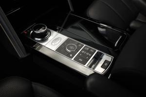 Balts Land Rover Discovery 2018 Rīga, ar dzinēja tilpumu 2.00 L un nobraukumu 82 tūkst. km par 26500 €, foto 72 vietnē AUTOMOTO.COM.LV