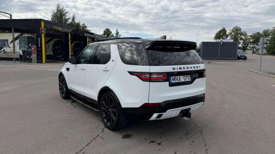 Balts Land Rover Discovery 2018 Kauņa, ar dzinēja tilpumu 3.00 L un nobraukumu 178 tūkst. km par 18500 €, foto 7 vietnē AUTOMOTO.COM.LV