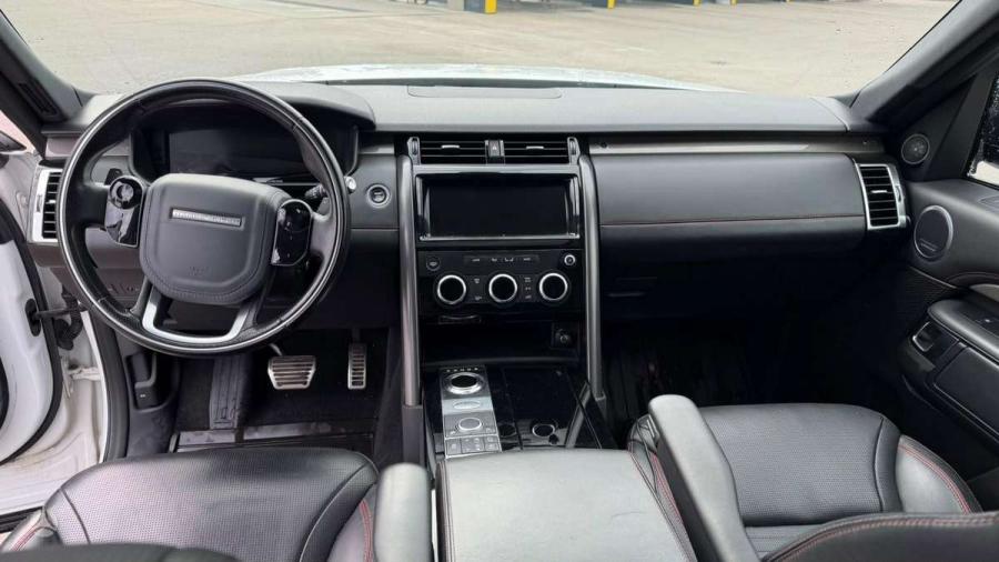 Balts Land Rover Discovery 2018 Kauņa, ar dzinēja tilpumu 3.00 L un nobraukumu 178 tūkst. km par 18500 €, foto 12 vietnē AUTOMOTO.COM.LV