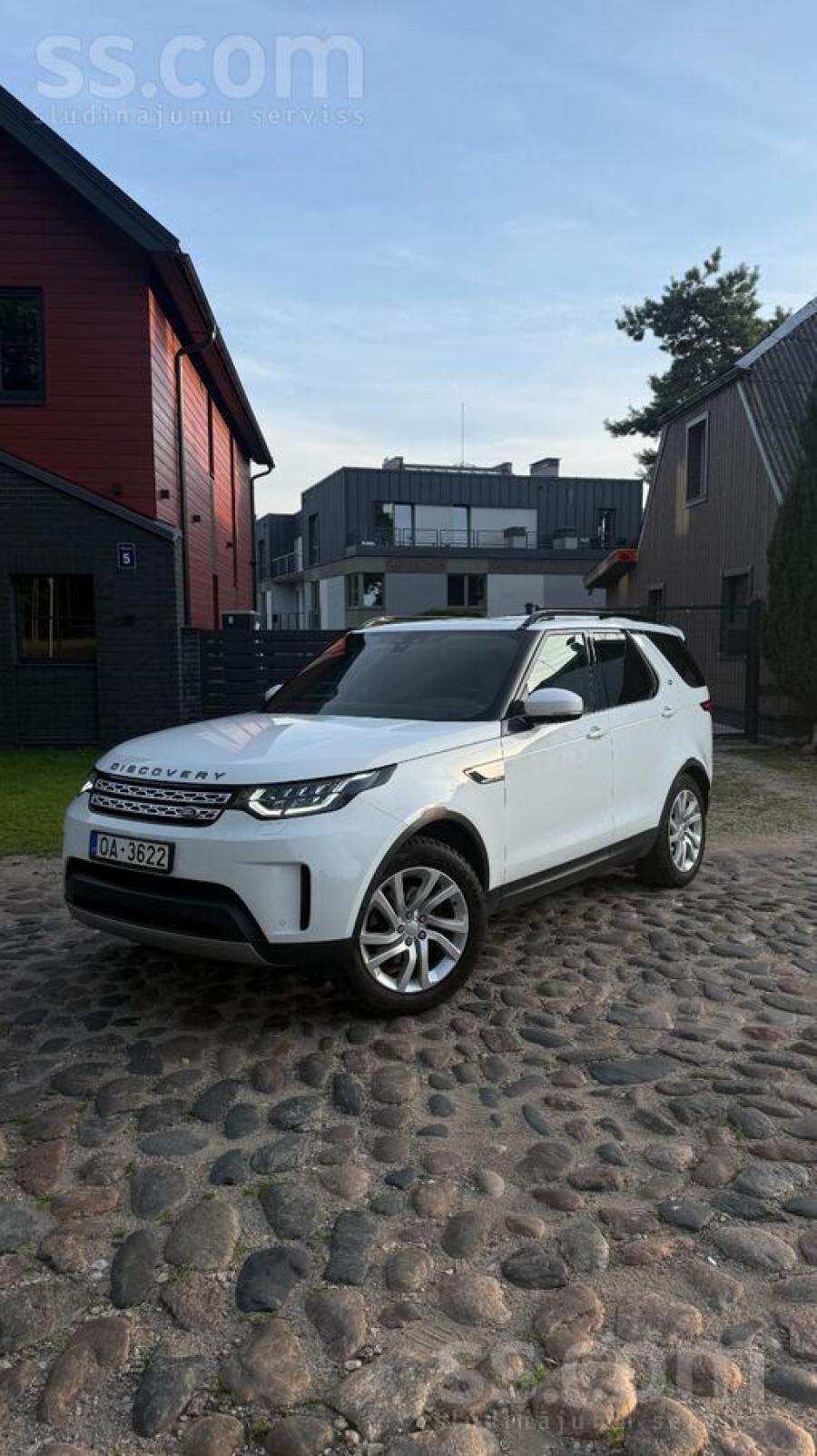 Balts Land Rover Discovery 2019 Rīga, ar dzinēja tilpumu 2.00 L un nobraukumu 161 tūkst. km par 20500 €, foto 1 vietnē AUTOMOTO.COM.LV