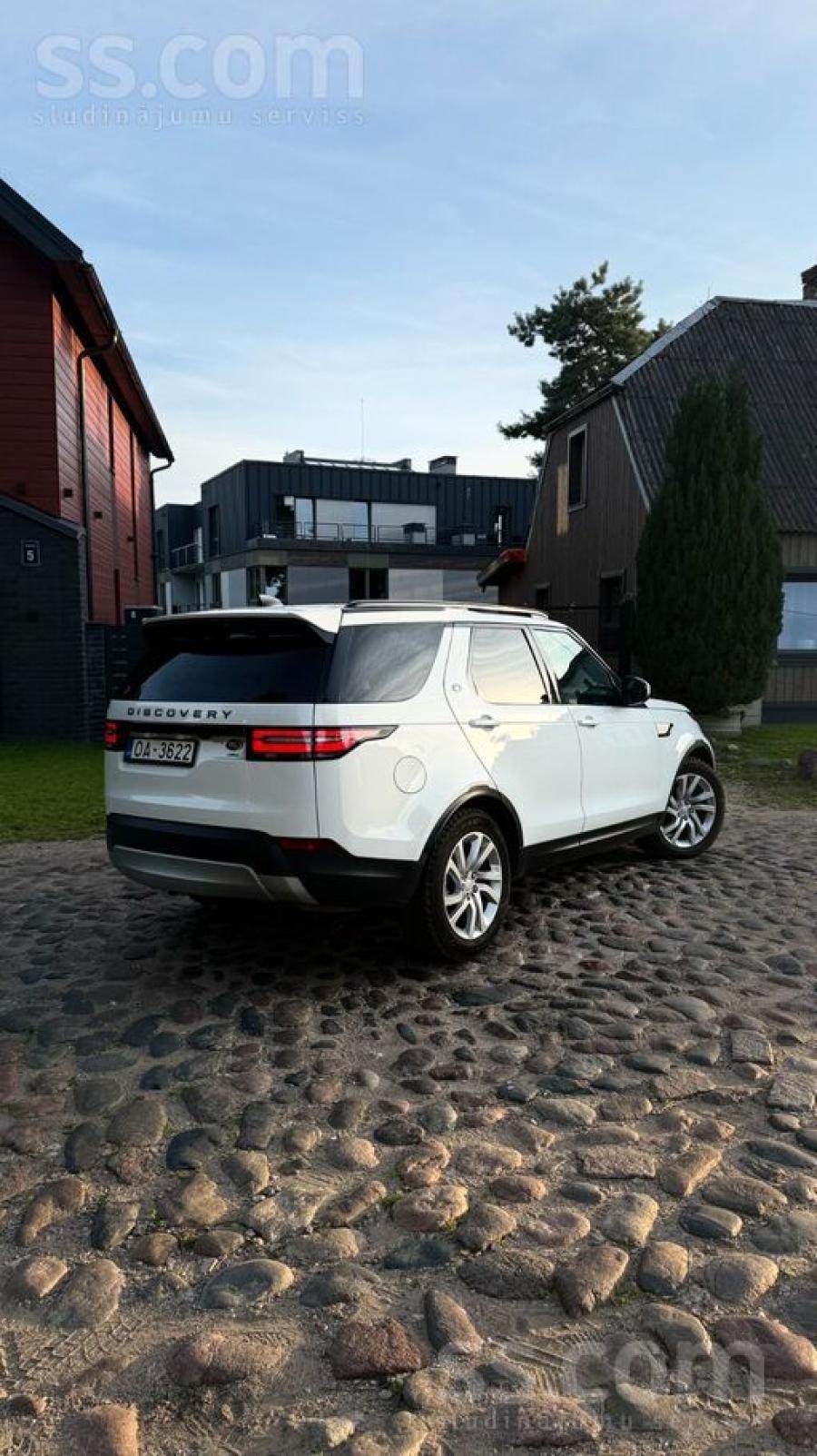 Balts Land Rover Discovery 2019 Rīga, ar dzinēja tilpumu 2.00 L un nobraukumu 161 tūkst. km par 20500 €, foto 8 vietnē AUTOMOTO.COM.LV