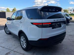 White Land Rover Discovery 2019 in Utena, with an engine capacity of 2.00 L and mileage of 86 thousand km for 17990 €, photo 5 on AUTOMOTO.COM.LV