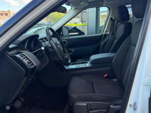 White Land Rover Discovery 2019 in Utena, with an engine capacity of 2.00 L and mileage of 86 thousand km for 17990 €, photo 12 on AUTOMOTO.COM.LV
