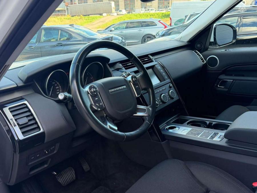 White Land Rover Discovery 2019 in Utena, with an engine capacity of 2.00 L and mileage of 86 thousand km for 17990 €, photo 13 on AUTOMOTO.COM.LV