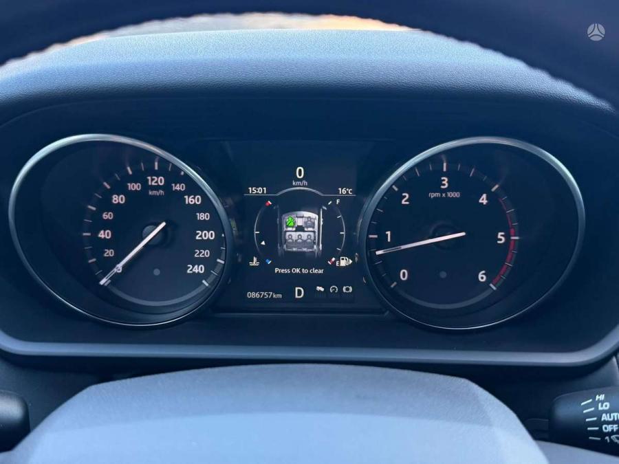 White Land Rover Discovery 2019 in Utena, with an engine capacity of 2.00 L and mileage of 86 thousand km for 17990 €, photo 21 on AUTOMOTO.COM.LV