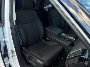 White Land Rover Discovery 2019 in Utena, with an engine capacity of 2.00 L and mileage of 86 thousand km for 17990 €, photo 25 on AUTOMOTO.COM.LV