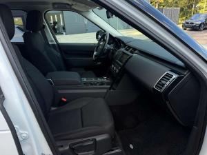 White Land Rover Discovery 2019 in Utena, with an engine capacity of 2.00 L and mileage of 86 thousand km for 17990 €, photo 26 on AUTOMOTO.COM.LV