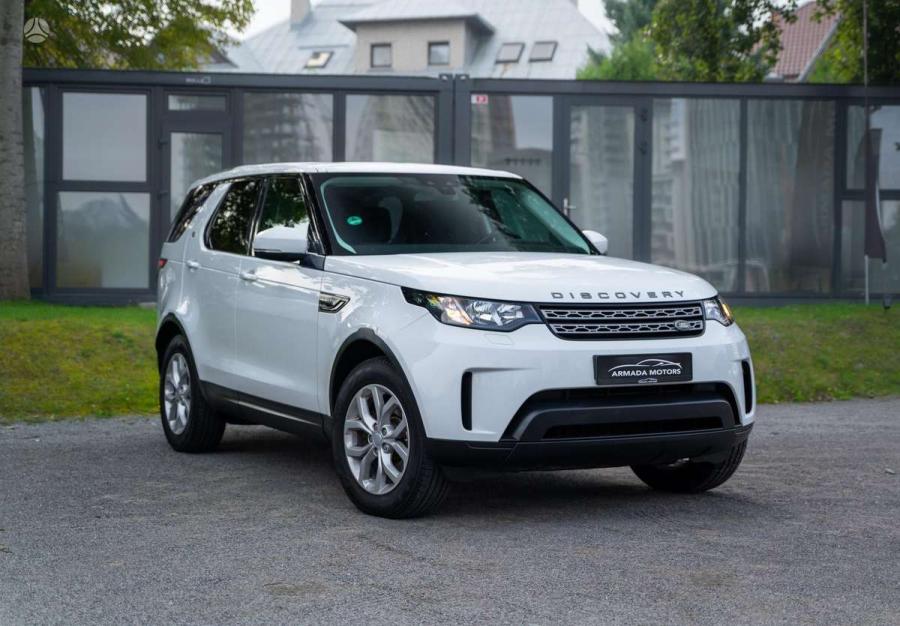 White Land Rover Discovery 2019 in Vilnius, with an engine capacity of 2.00 L and mileage of 87 thousand km for 16900 €, photo 1 on AUTOMOTO.COM.LV