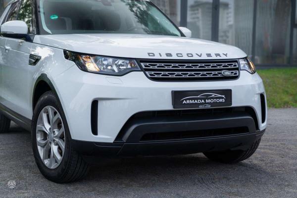 White Land Rover Discovery 2019 in Vilnius, with an engine capacity of 2.00 L and mileage of 87 thousand km for 16900 €, photo 3 on AUTOMOTO.COM.LV
