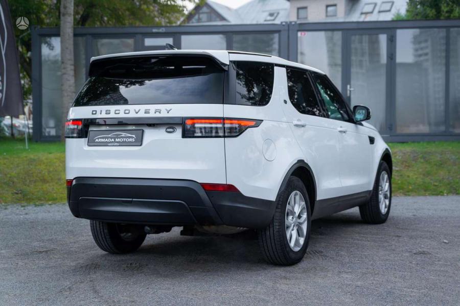 White Land Rover Discovery 2019 in Vilnius, with an engine capacity of 2.00 L and mileage of 87 thousand km for 16900 €, photo 17 on AUTOMOTO.COM.LV