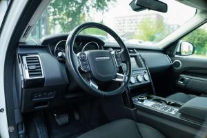White Land Rover Discovery 2019 in Vilnius, with an engine capacity of 2.00 L and mileage of 87 thousand km for 16900 €, photo 18 on AUTOMOTO.COM.LV