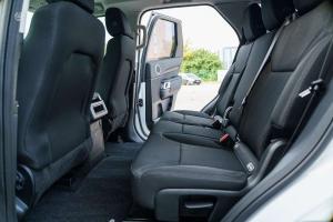 White Land Rover Discovery 2019 in Vilnius, with an engine capacity of 2.00 L and mileage of 87 thousand km for 16900 €, photo 23 on AUTOMOTO.COM.LV