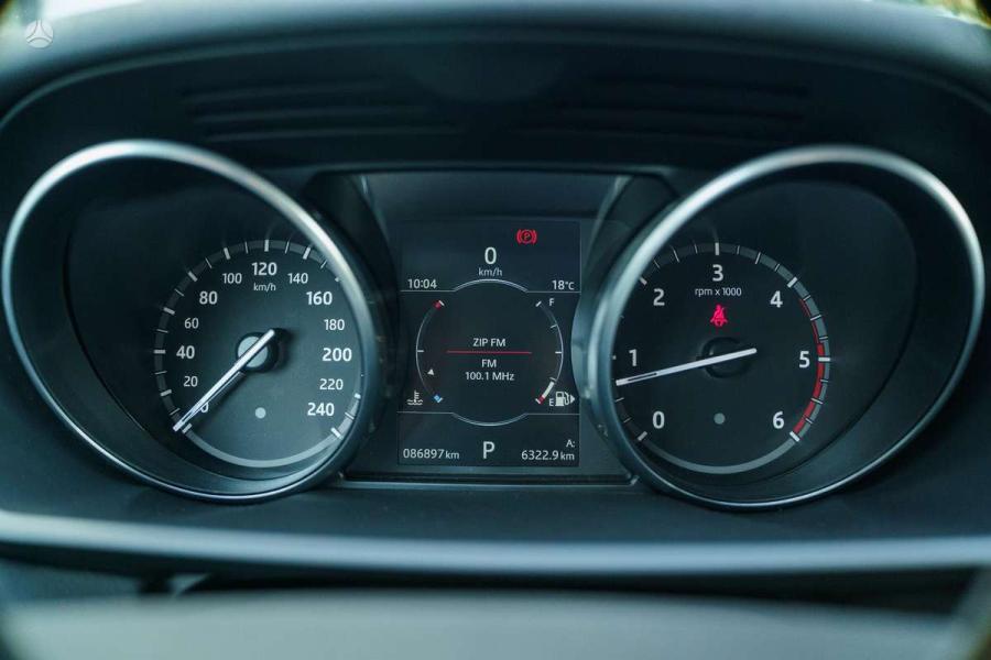 White Land Rover Discovery 2019 in Vilnius, with an engine capacity of 2.00 L and mileage of 87 thousand km for 16900 €, photo 27 on AUTOMOTO.COM.LV