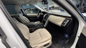 Balts Land Rover Discovery 2020 Rīga, ar dzinēja tilpumu 3.00 L un nobraukumu 100 tūkst. km par 29990 €, foto 10 vietnē AUTOMOTO.COM.LV