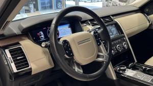 Balts Land Rover Discovery 2020 Rīga, ar dzinēja tilpumu 3.00 L un nobraukumu 100 tūkst. km par 29990 €, foto 21 vietnē AUTOMOTO.COM.LV