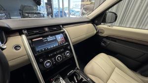 Balts Land Rover Discovery 2020 Rīga, ar dzinēja tilpumu 3.00 L un nobraukumu 100 tūkst. km par 29990 €, foto 26 vietnē AUTOMOTO.COM.LV