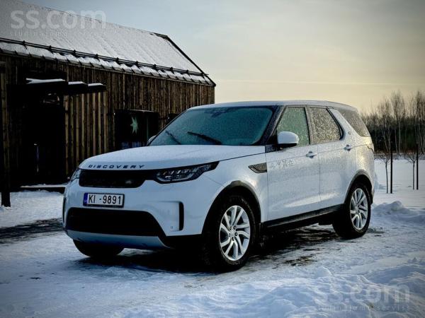 White Land Rover Discovery 2021 in Riga, with an engine capacity of 2.00 L and mileage of 83 thousand km for 34500 €, photo 2 on AUTOMOTO.COM.LV