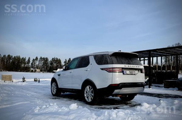 White Land Rover Discovery 2021 in Riga, with an engine capacity of 2.00 L and mileage of 83 thousand km for 34500 €, photo 4 on AUTOMOTO.COM.LV