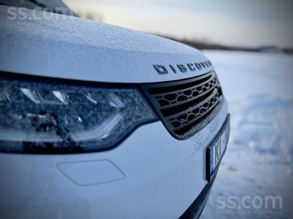 White Land Rover Discovery 2021 in Riga, with an engine capacity of 2.00 L and mileage of 83 thousand km for 34500 €, photo 8 on AUTOMOTO.COM.LV