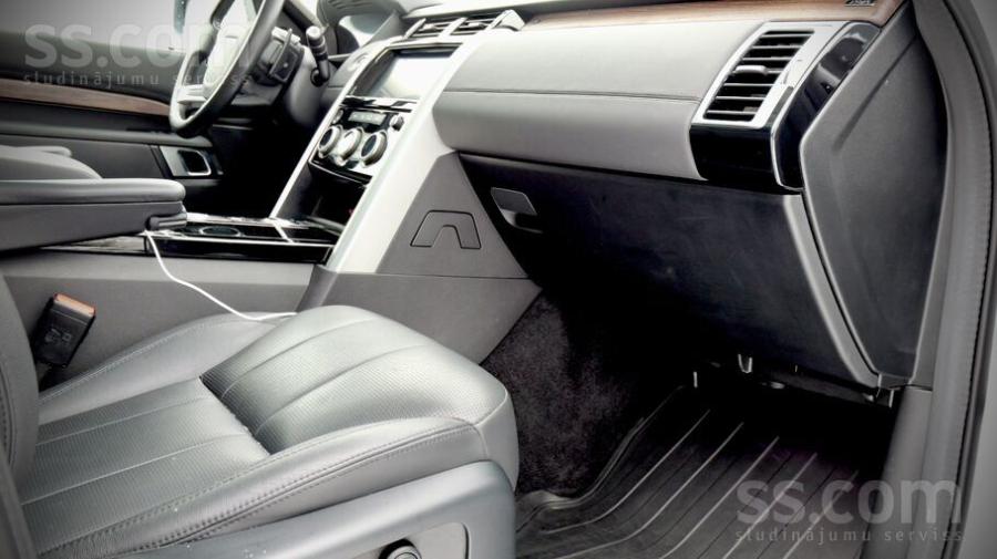 Balts Land Rover Discovery 2021 Rīga, ar dzinēja tilpumu 2.00 L un nobraukumu 91 tūkst. km par 29800 €, foto 18 vietnē AUTOMOTO.COM.LV