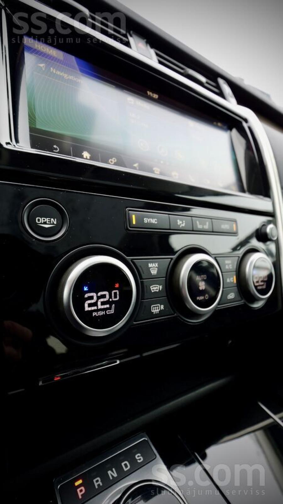 Balts Land Rover Discovery 2021 Rīga, ar dzinēja tilpumu 2.00 L un nobraukumu 91 tūkst. km par 29800 €, foto 24 vietnē AUTOMOTO.COM.LV