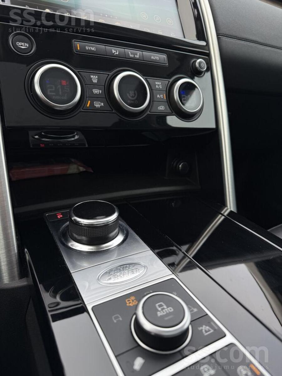 Balts Land Rover Discovery 2021 Rīga, ar dzinēja tilpumu 2.00 L un nobraukumu 91 tūkst. km par 29800 €, foto 34 vietnē AUTOMOTO.COM.LV