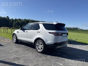 White Land Rover Discovery 2021 in Riga, with an engine capacity of 2.00 L and mileage of 98 thousand km for 27800 €, photo 12 on AUTOMOTO.COM.LV