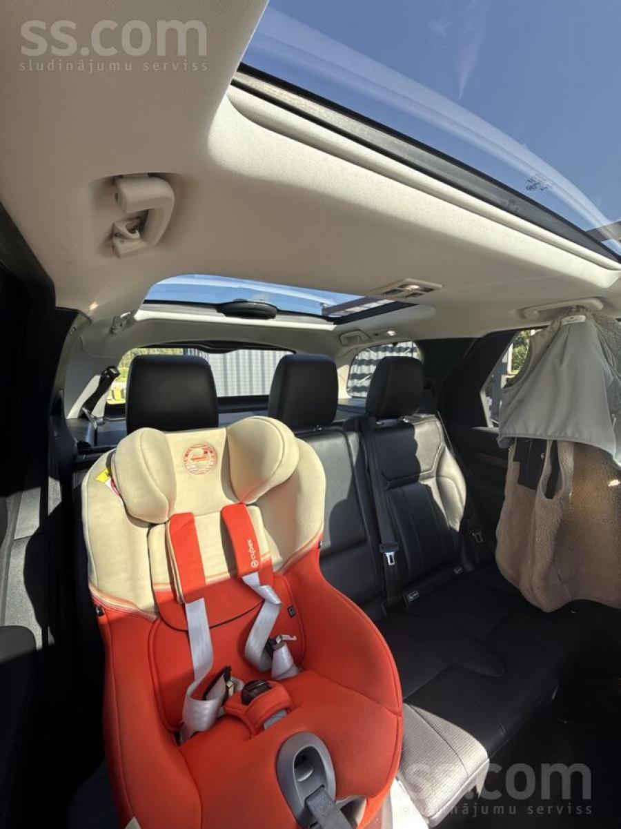 White Land Rover Discovery 2021 in Riga, with an engine capacity of 2.00 L and mileage of 98 thousand km for 27800 €, photo 23 on AUTOMOTO.COM.LV