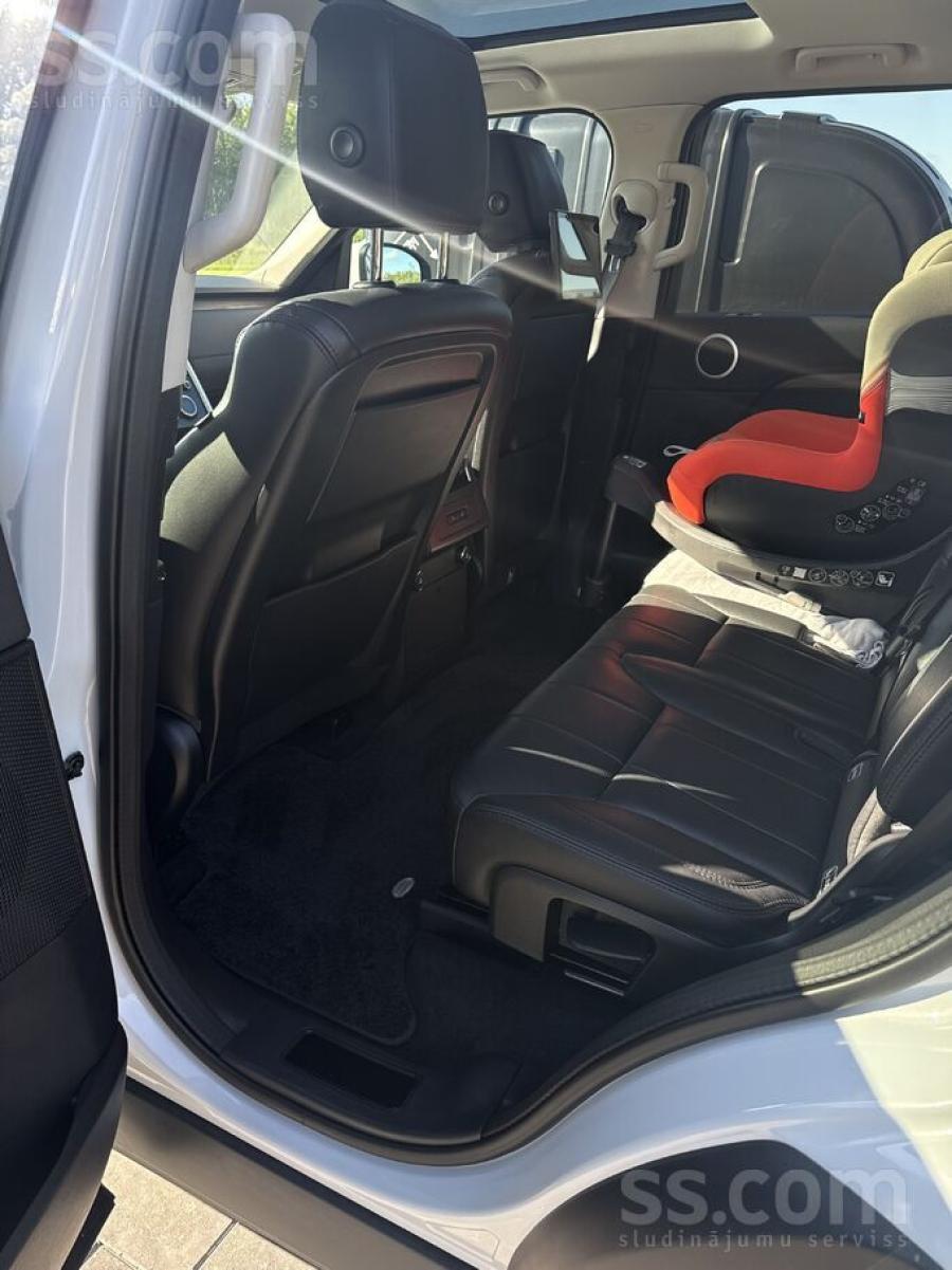White Land Rover Discovery 2021 in Riga, with an engine capacity of 2.00 L and mileage of 98 thousand km for 27800 €, photo 35 on AUTOMOTO.COM.LV