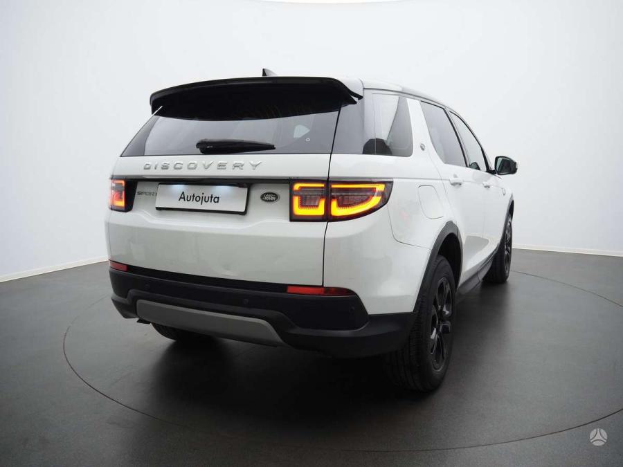 Balts Land Rover Discovery 2021 Viļņa, ar dzinēja tilpumu 2.00 L un nobraukumu 80 tūkst. km par 22500 €, foto 5 vietnē AUTOMOTO.COM.LV