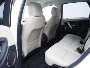 Balts Land Rover Discovery 2021 Viļņa, ar dzinēja tilpumu 2.00 L un nobraukumu 80 tūkst. km par 22500 €, foto 14 vietnē AUTOMOTO.COM.LV