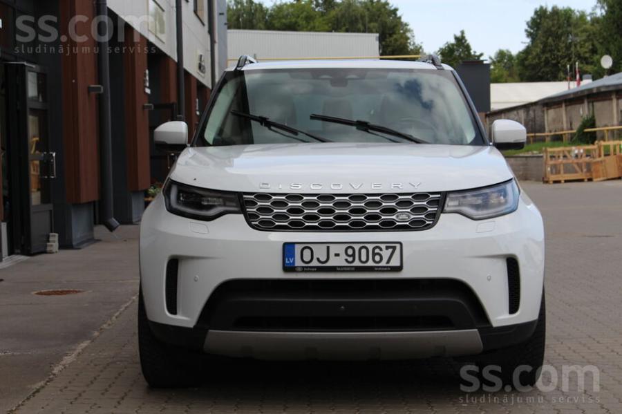 White Land Rover Discovery 2021 in Riga, with an engine capacity of 3.00 L and mileage of 75 thousand km for 37200 €, photo 6 on AUTOMOTO.COM.LV