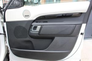 White Land Rover Discovery 2021 in Riga, with an engine capacity of 3.00 L and mileage of 75 thousand km for 37200 €, photo 20 on AUTOMOTO.COM.LV