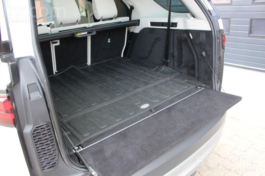 White Land Rover Discovery 2021 in Riga, with an engine capacity of 3.00 L and mileage of 75 thousand km for 37200 €, photo 24 on AUTOMOTO.COM.LV