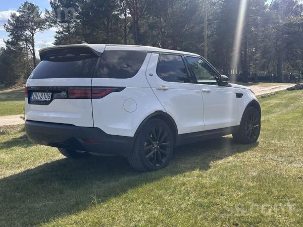 White Land Rover Discovery 2022 in Riga, with an engine capacity of 3.00 L and mileage of 97 thousand km for 33500 €, photo 8 on AUTOMOTO.COM.LV