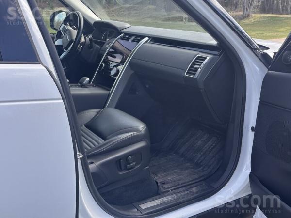 White Land Rover Discovery 2022 in Riga, with an engine capacity of 3.00 L and mileage of 97 thousand km for 33500 €, photo 10 on AUTOMOTO.COM.LV