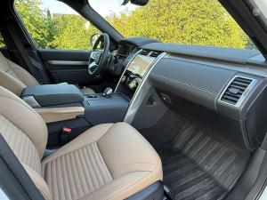 Balts Land Rover Discovery 2024 Viļņa, ar dzinēja tilpumu 3.00 L un nobraukumu 8 tūkst. km par 46900 €, foto 12 vietnē AUTOMOTO.COM.LV